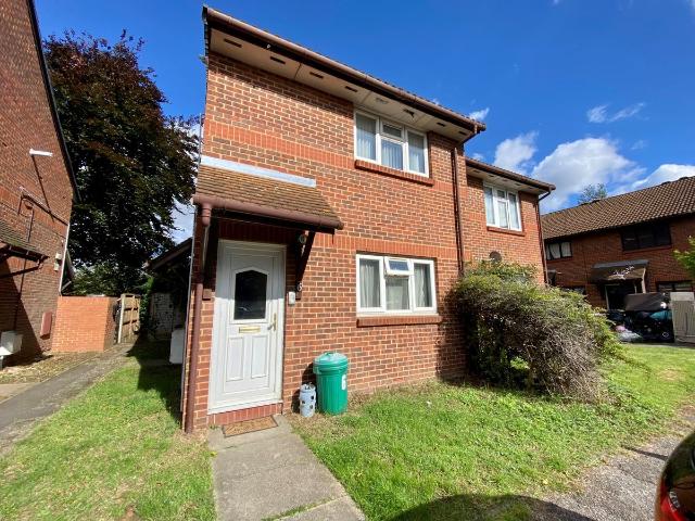 Bourton Close, Hayes UB3, 1 bed flat to rent, £1,350 pcm | PrimeLocation