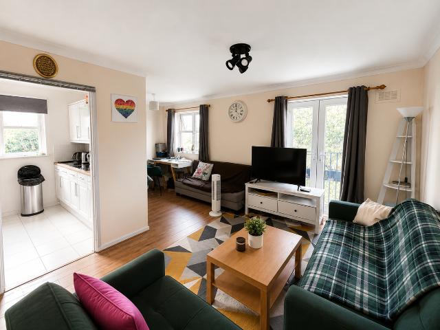 Boveney Close SL1, 2 bed flat to rent, £1,500 pcm | PrimeLocation