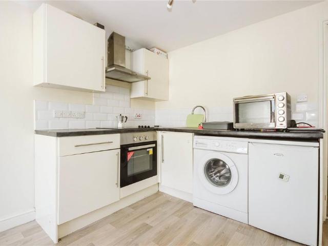 Boverton Road, Filton, Bristol, BS34 1 bed apartment to rent £1,000 pcm £231 pw