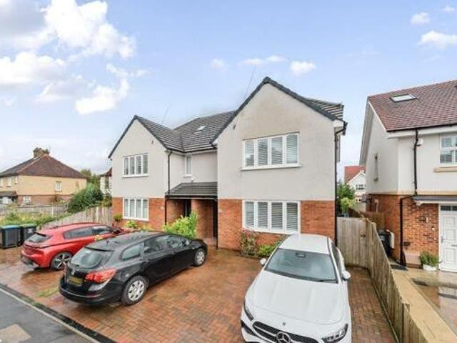 Bovingdon, Hertfordshire, 4 Bedroom Semi detached