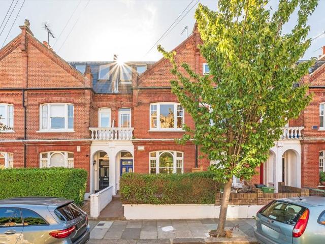 Bovingdon Road, London SW6 4 bed house to rent £8,000 pcm £1,846 pw