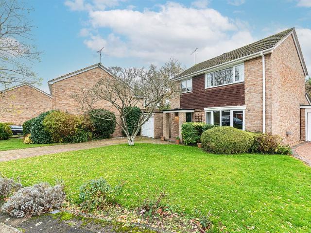 Bowyer Crescent, Wokingham RG40, 4 bed detached house to rent, £2,500 pcm | PrimeLocation
