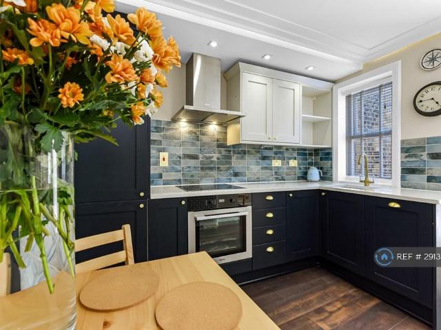 Bow Common Lane, London, E3 1 bed terraced house to rent £2,395 pcm £553 pw