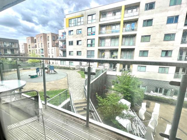Bow Common Lane, London E3, 3 bed flat to rent, £2,700 pcm | PrimeLocation