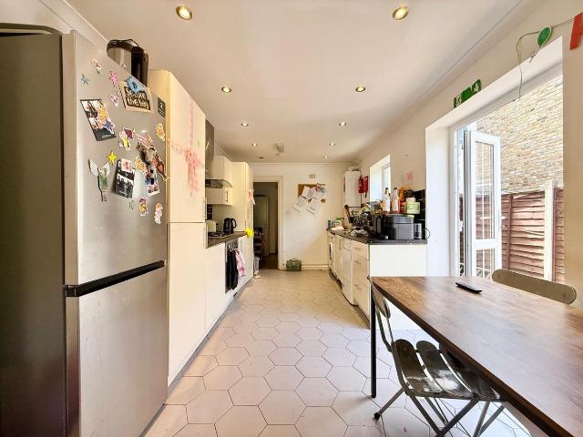 Bow Common Lane, London E3, 5 bed terraced house to rent, £4,850 pcm | PrimeLocation