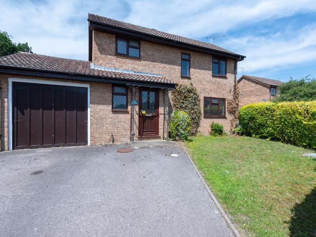 Bow Field, Hook, Hampshire RG27, 3 bed detached house to rent, £1,995 pcm | PrimeLocation