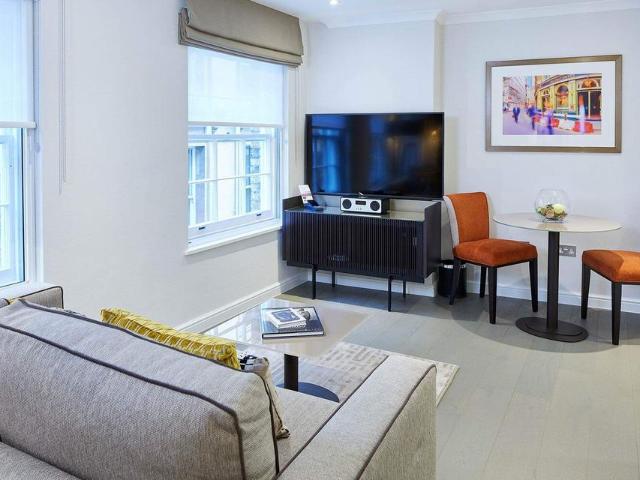 Bow Lane, St Pauls, London, EC4M Studio to rent £3,467 pcm £800 pw