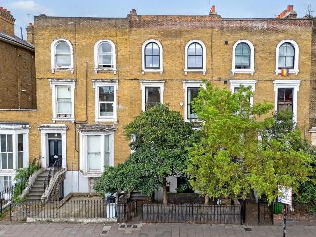 Bow Road, Bow E3 2 bed apartment to rent £2,250 pcm £519 pw