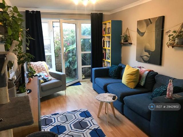 Bow Road, Bow, E3 2 bed flat to rent £2,300 pcm £531 pw