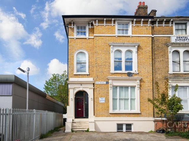 Bow Road, London 3 bed apartment to rent £3,250 pcm £750 pw