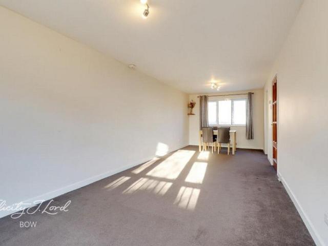 Bow Road, LONDON 2 bed apartment to rent £2,000 pcm £462 pw