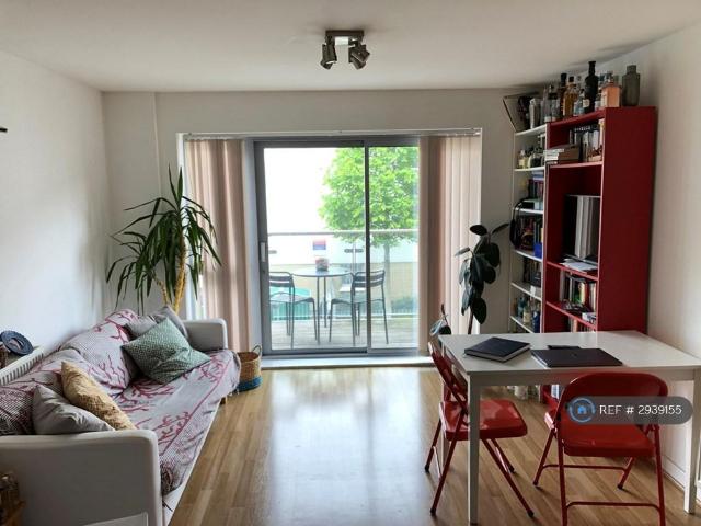 Bow Road, London, E3 1 bed flat to rent £2,100 pcm £485 pw