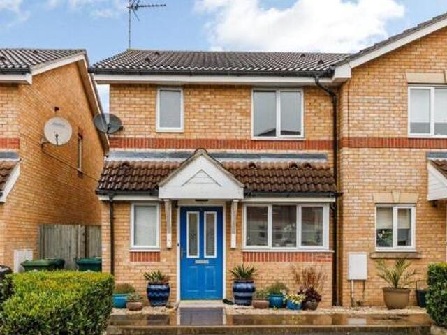 Bowater Gardens, Lower Sunbury, 3 Bedroom End