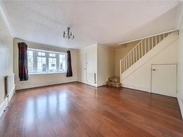 Bowater Place, Blackheath, London, SE3 3 bed terraced house to rent £2,250 pcm £519 pw