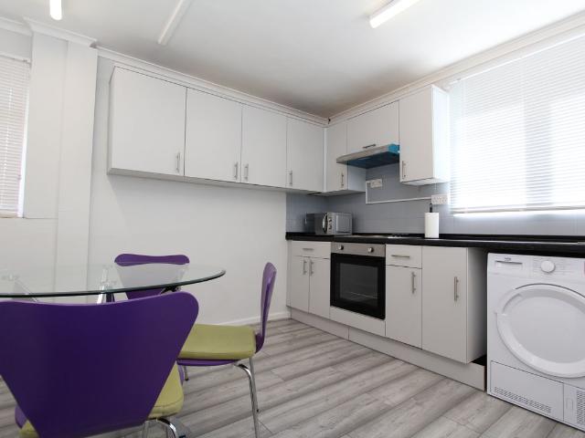 Bowden Wood Close, Sheffield S9, 3 bed town house to rent, £950 pcm | PrimeLocation