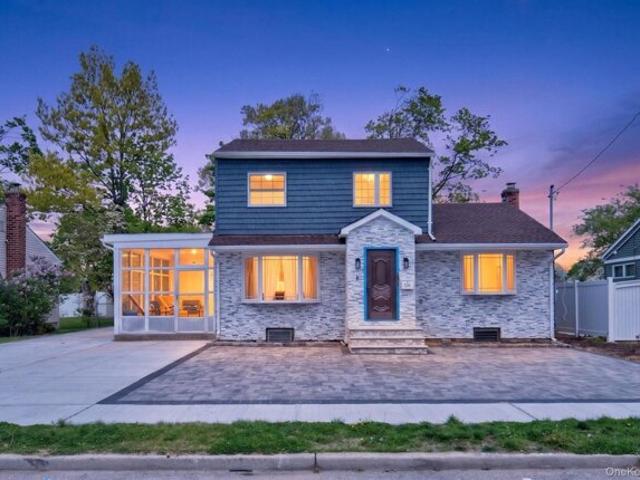 Bowe Rd, Valley Stream, Home For Sale