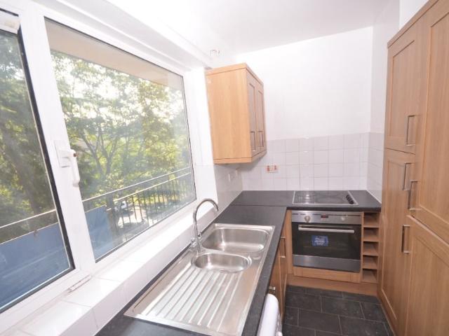 Bowen Drive, West Dulwich, London SE21, 3 bed flat to rent, £1,800 pcm | PrimeLocation
