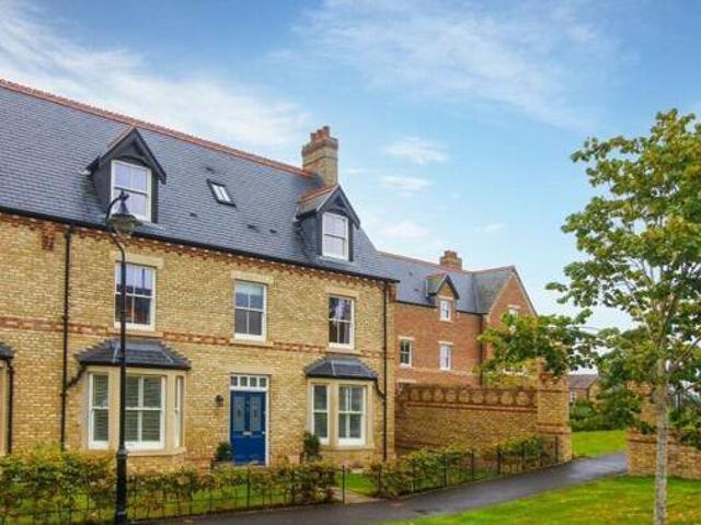 Bowes Gate Drive, Lambton Park, 5 Bedroom Semi detached