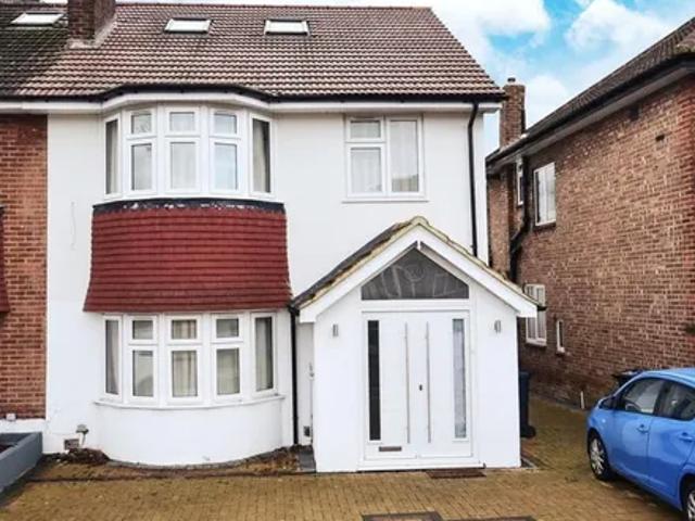 Bowes Road, London, W3 7AL, United Kingdom | 5 bed duplex for rent #117708336 | Rentberry