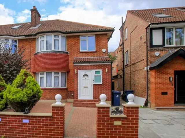 Bowes Road, London, W3 7AX, United Kingdom | 4 bed house for rent #167641308 | Rentberry