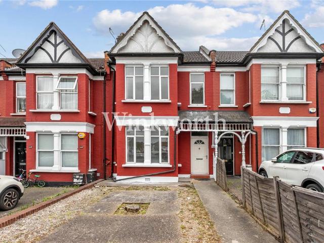 Bowes Road, London, N11 3 bed terraced house to rent £2,650 pcm £612 pw