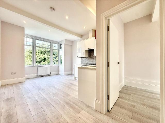 Bowes Road, Palmers Green, London N13, 1 bed flat to rent, £1,500 pcm | PrimeLocation