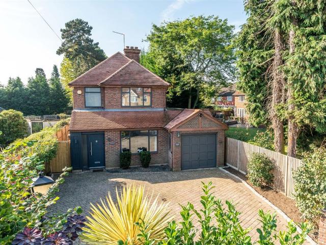 Bowes Road, Walton On Thames KT12, 3 bed detached house to rent, £3,995 pcm | PrimeLocation