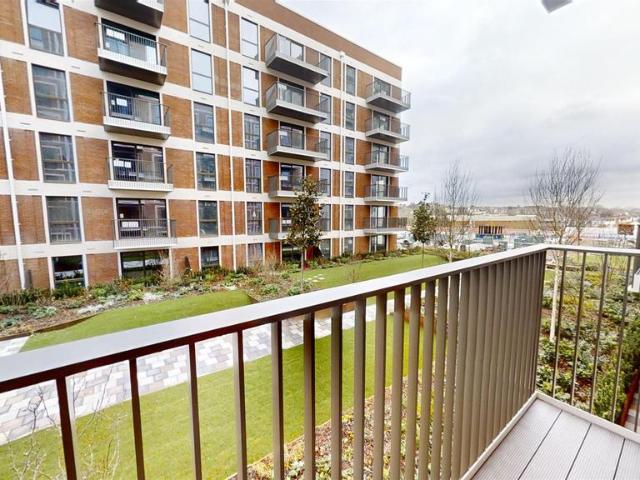 Bower House, Silk Stream, London 1 bed apartment to rent £1,850 pcm £427 pw