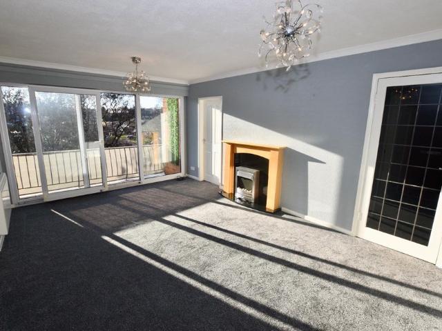 Bowfell Close, Nod Rise, Mount Nod, Coventry, CV5 7JN 2 Bedroom Top Floor Flat
