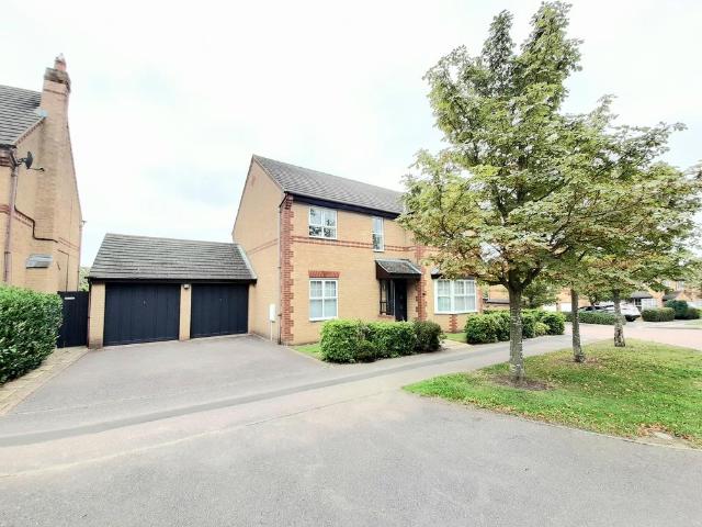 Bowland Drive, Milton Keynes, MK4 4 bed house to rent £2,900 pcm £669 pw