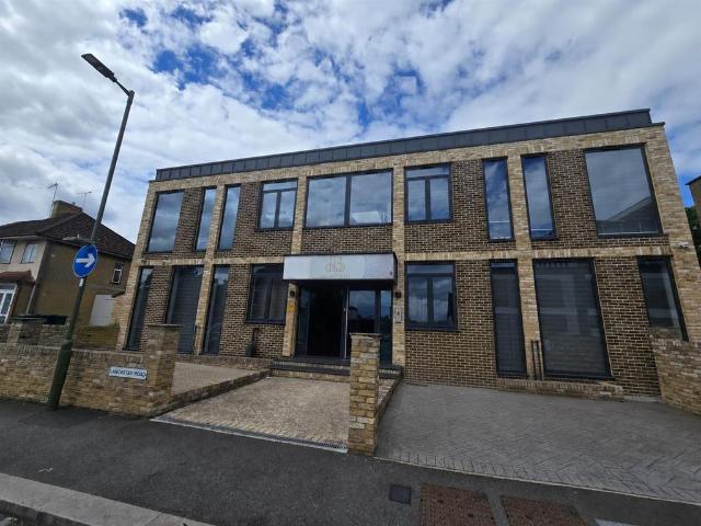Bowland House Lancaster Road, New. 2 bed flat to rent £2,100 pcm £485 pw