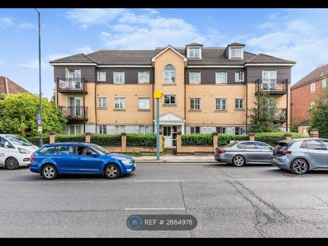 Bowles Court, Harrow HA3, 3 bed flat to rent, £2,500 pcm | PrimeLocation