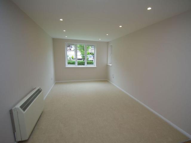 Bowling Court WD18, Watford, 1 bed flat to rent, £1,300 pcm | PrimeLocation