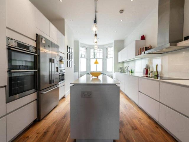 Bowling Green Lane, London EC1R, 4 bed flat to rent, £5,700 pcm | PrimeLocation