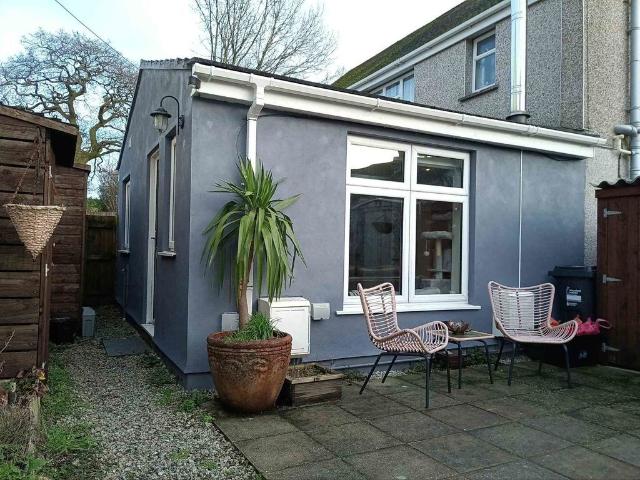 Bowling Green, Liskeard PL14, 1 bed semi detached bungalow to rent, £795 pcm | PrimeLocation