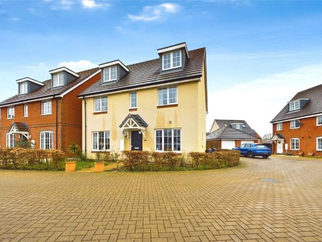 Bowling Green, Three Mile Cross, Reading, Berkshire RG7, 5 bed detached house to rent, £2,850 pcm | PrimeLocation
