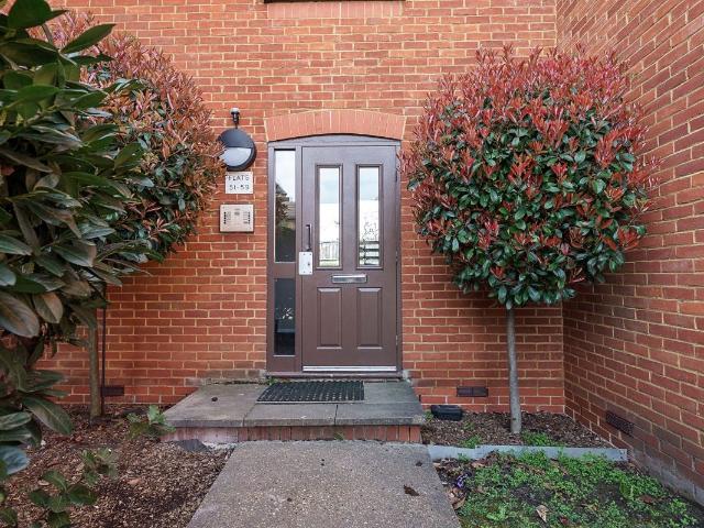 Bowman Mews, London SW18, 2 bed flat to rent, £3,250 pcm | PrimeLocation