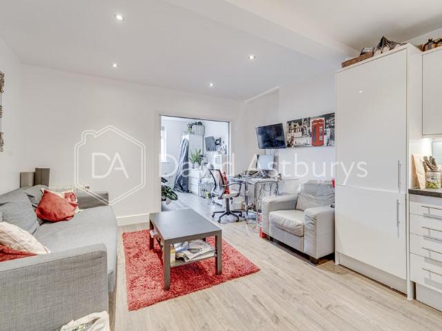 Bowmans Mews, Holloway, London 1 bed apartment to rent £1,800 pcm £415 pw
