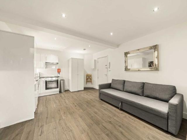 Bowmans Mews, N7, London