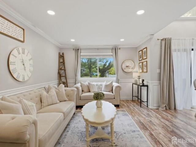 Bowne Dr, Old Bridge, Home For Sale