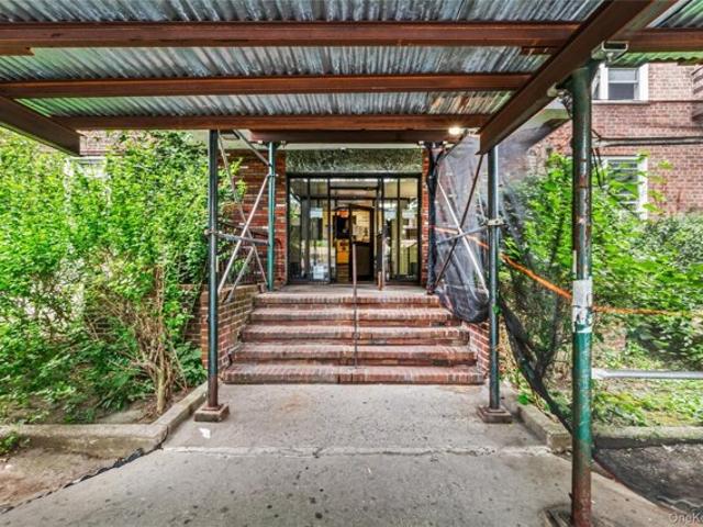 Bowne St Unit F, Flushing, Property For Sale