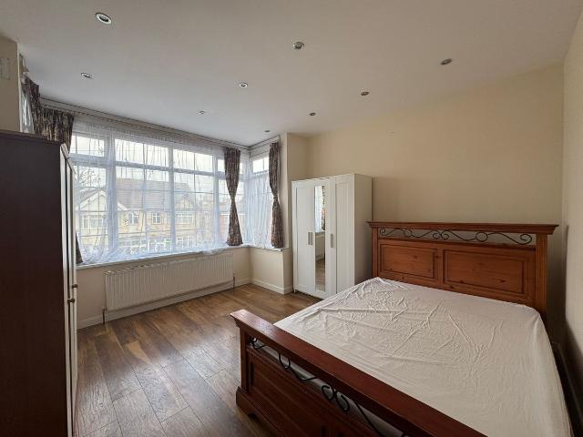 Bowrons Avenue, Wembley HA0, 2 bed maisonette to rent, £1,900 pcm | PrimeLocation