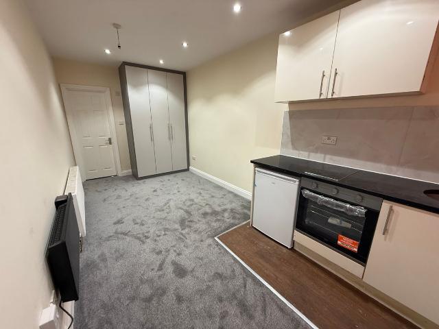 Bowrons Avenue, Wembley HA0, Studio to rent, £1,200 pcm | PrimeLocation
