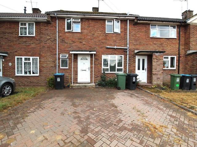 Boxted Road, Hemel Hempstead HP1 3 bed terraced house to rent £1,950 pcm £450 pw
