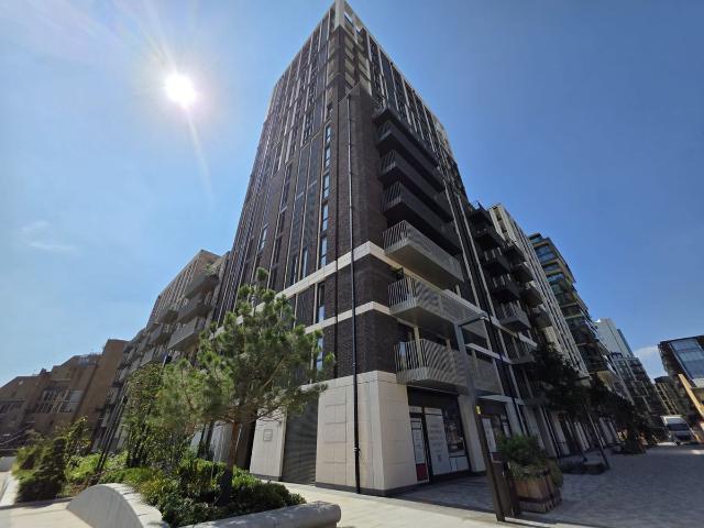 Boxwood Gardens, London Dock E1W, 1 bed flat to rent, £2,968 pcm | PrimeLocation