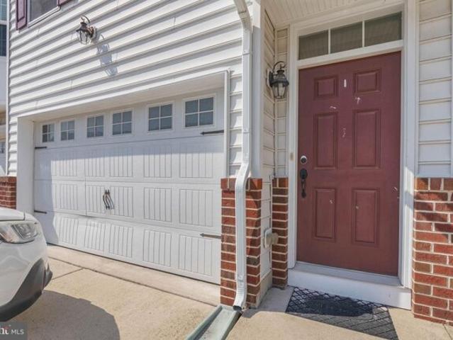 Boxwood Ln, Woodbury, Home For Sale