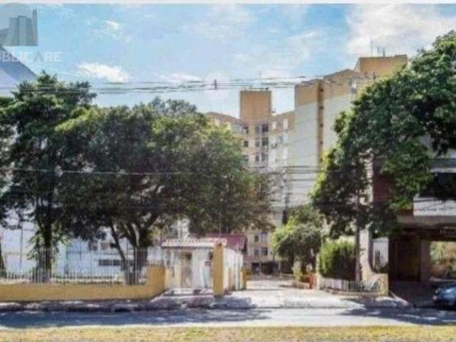 Box coberto no Cond Santos Dumont