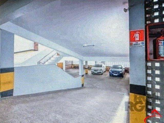 Box de Garagem para Comprar, prédio com portão automatizado e elevador