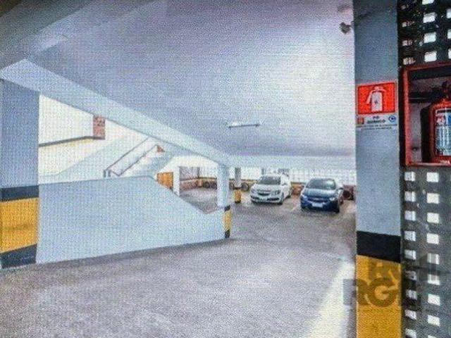 Box de Garagem para Comprar, prédio com portão automatizado e elevador