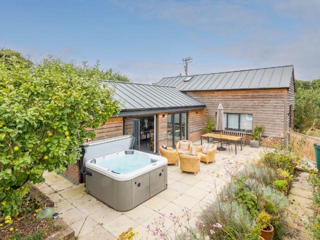 Boxford, Sudbury Suffolk CO10, 2 bed barn conversion to rent, £1,600 pcm | PrimeLocation
